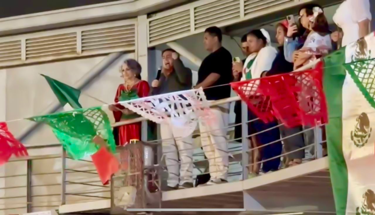 Regidor electo Pablo Yáñez Placencia encabeza el grito de independencia ...